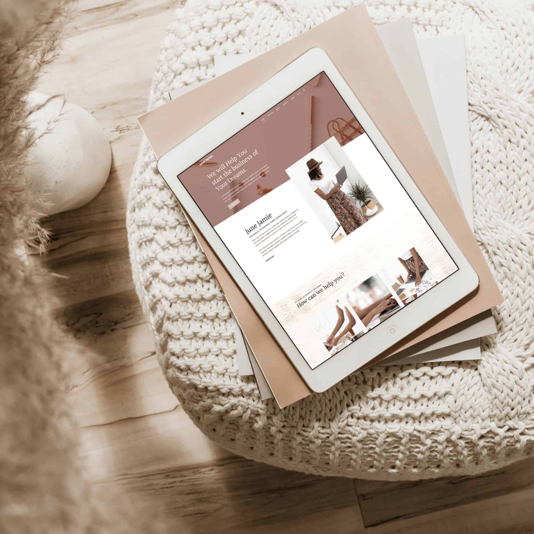 Affordable & Customizable Feminine WordPress Themes - Restored 316